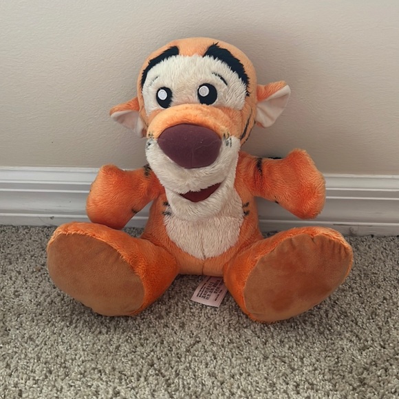 Toys | Tigger Big Feet Walt Disney World Parks Plush Winnie The Pooh ...